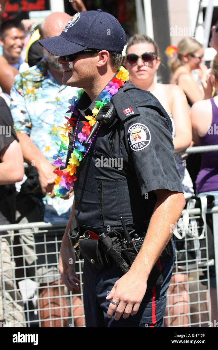 police outdoor talking Stock Photo - Alamy