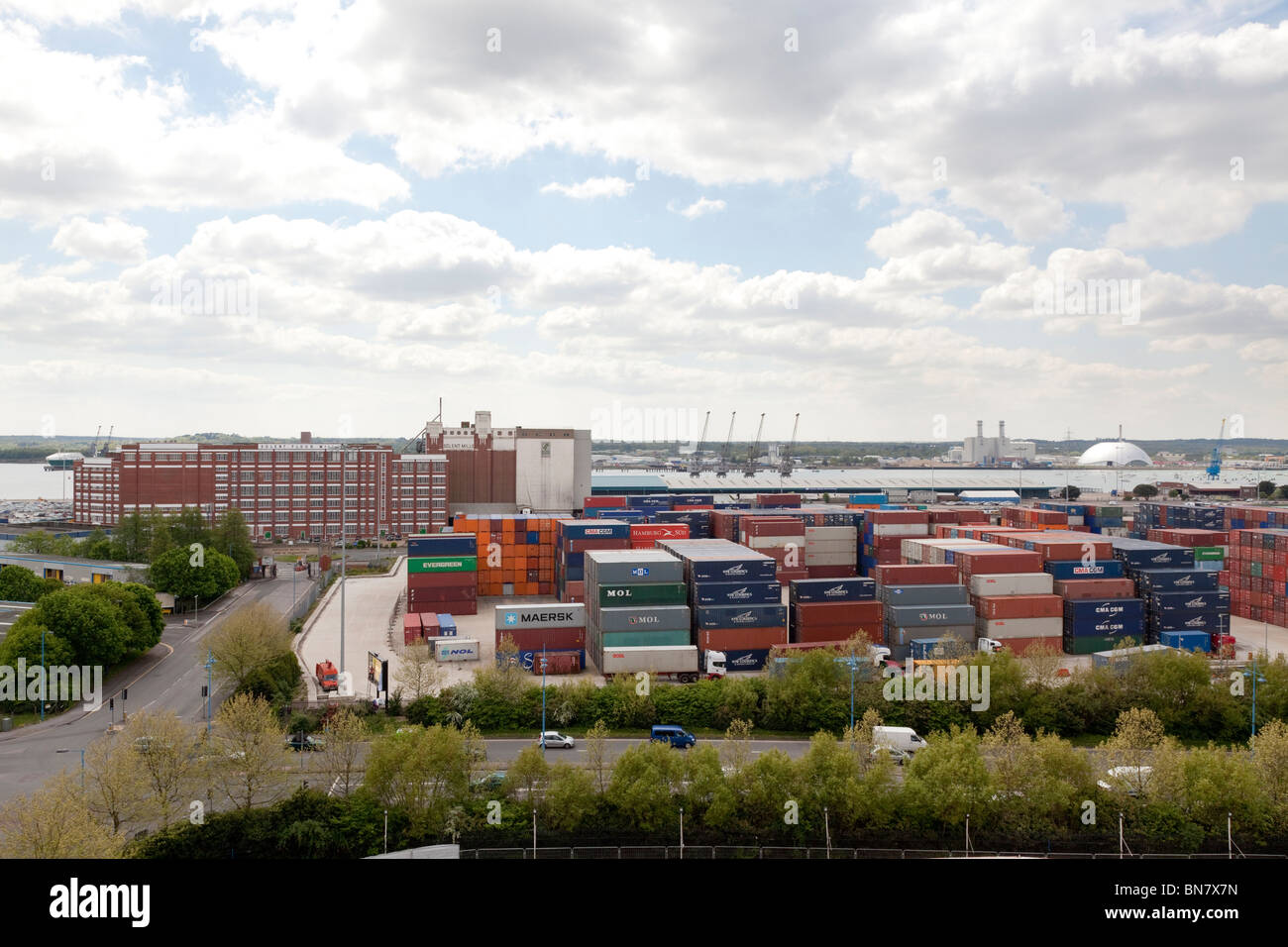 Southampton container port Stock Photo - Alamy