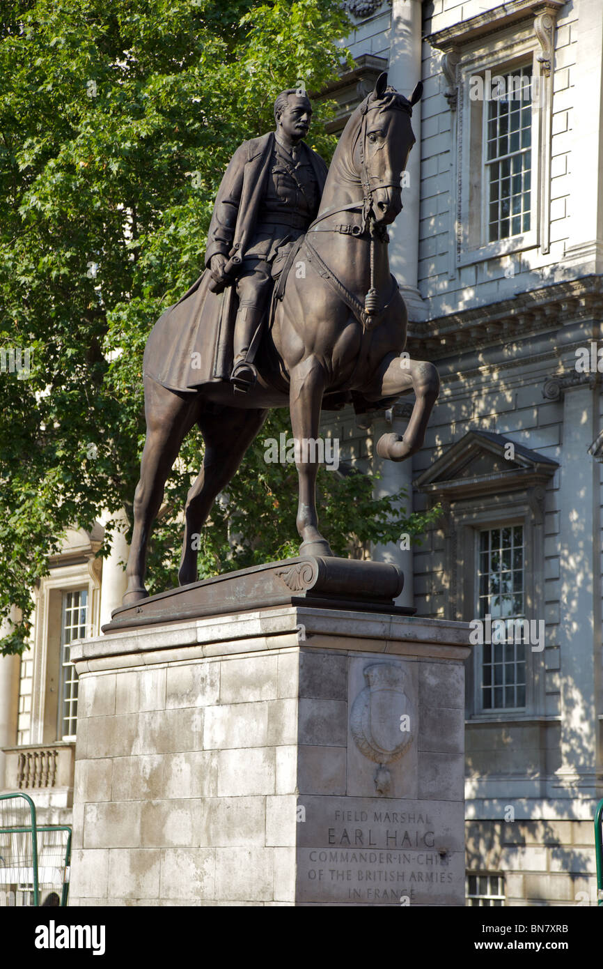 Statue of Field Marshal Earl Haig in Whitehall, London Stock Photo - Alamy