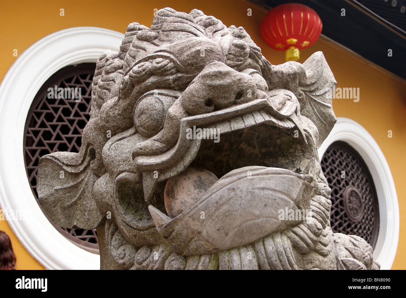 Lion statue, Xuedou Buddhist Temple, Xikou, Zheijang province, China ...