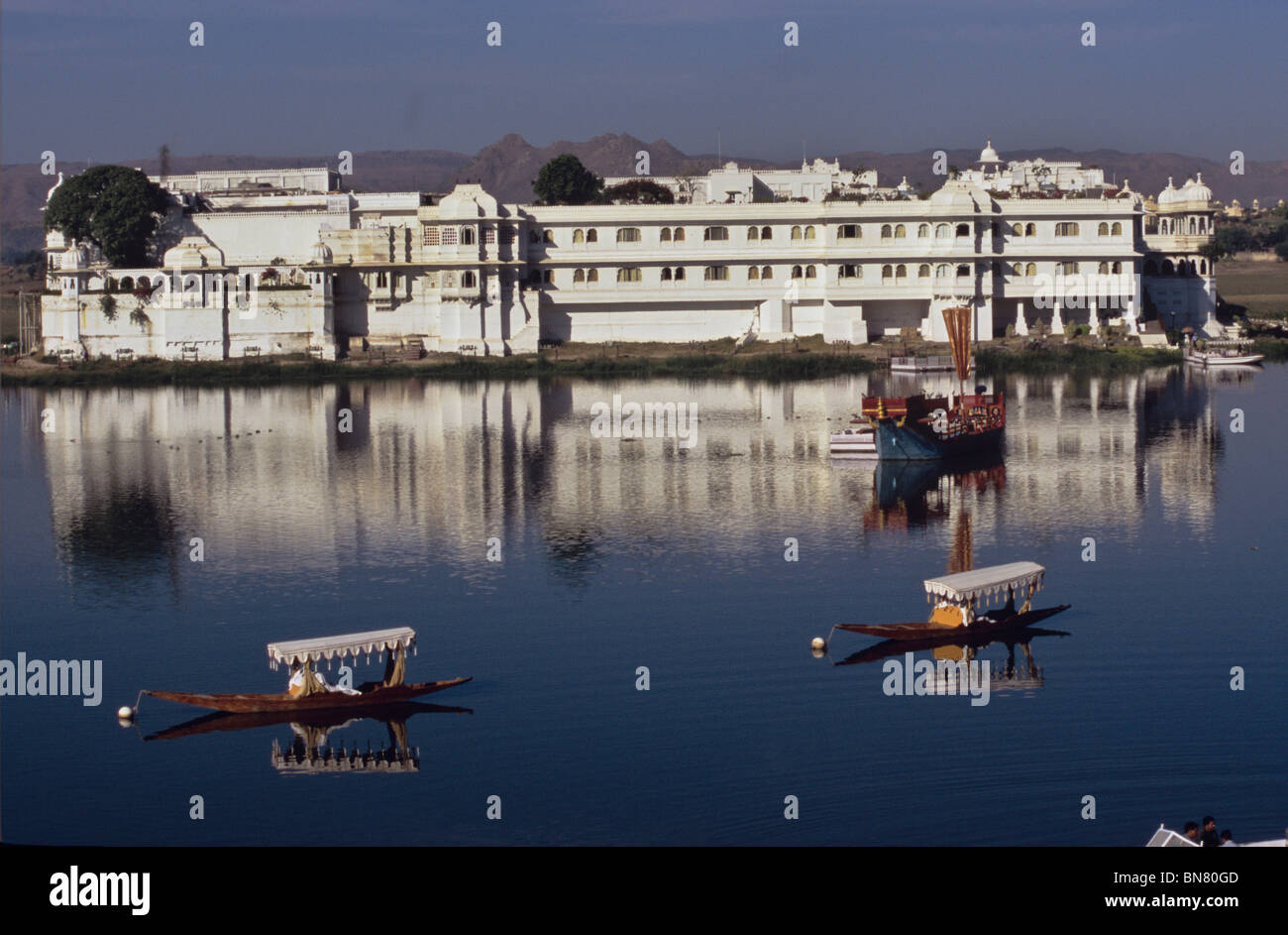 Lake Palace Jag Niwas Hotel Lake Pichola Udaipur Rajasthan India Stock ...