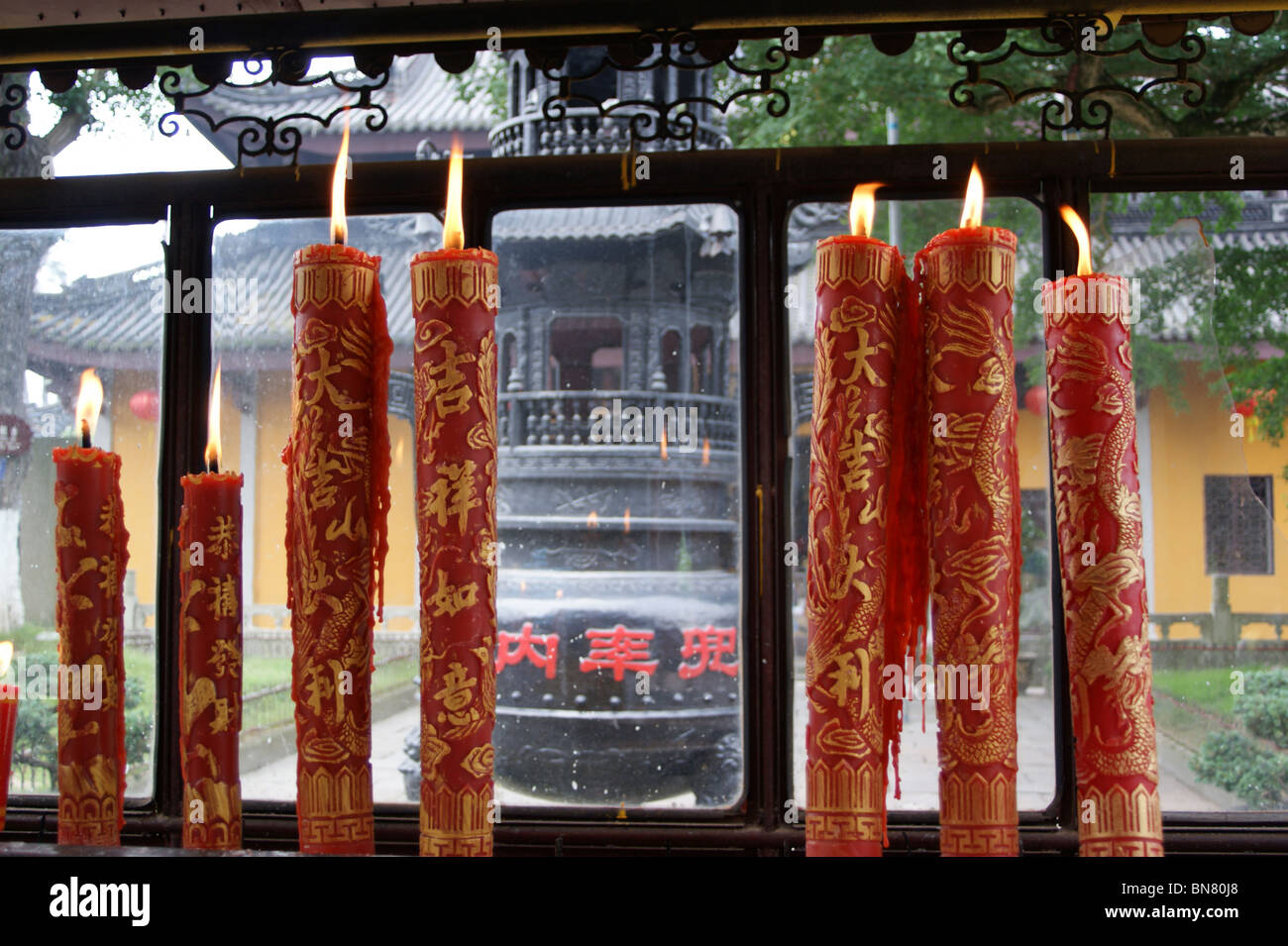 Candles, Xuedou Buddhist Temple, Xikou, Zheijang province, China Stock ...