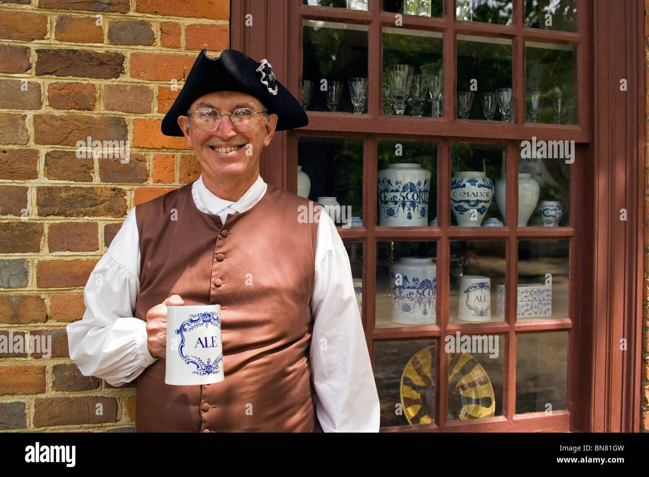 Colonial pottery williamsburg hi-res stock photography and images - Alamy