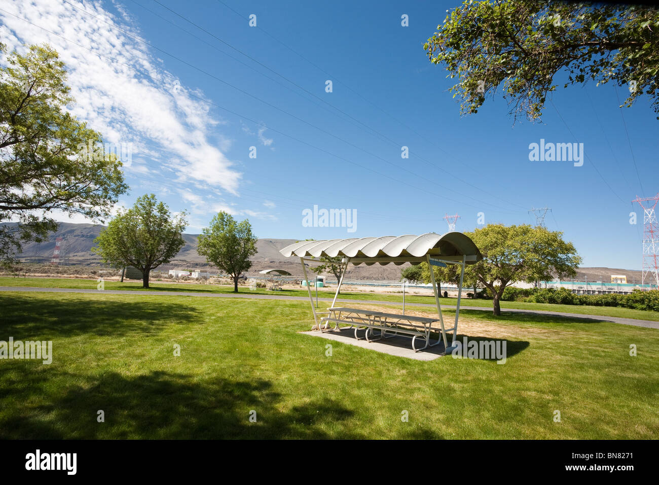 Rest Area at the Wanapum Dam Columbia River, Washington Stock Photo - Alamy