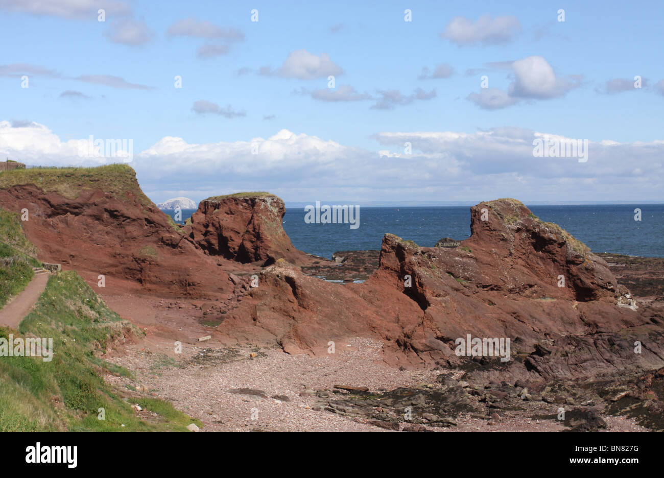 Dunbar rock hi-res stock photography and images - Alamy