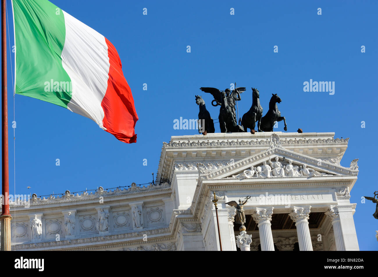 Statues adorning the Il Vittoriano on the Capitole Hill in Rome, Italy ...