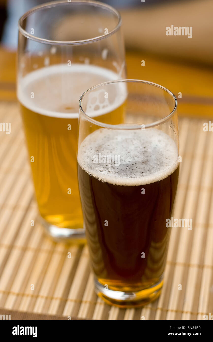 Foamy beer hi-res stock photography and images - Alamy