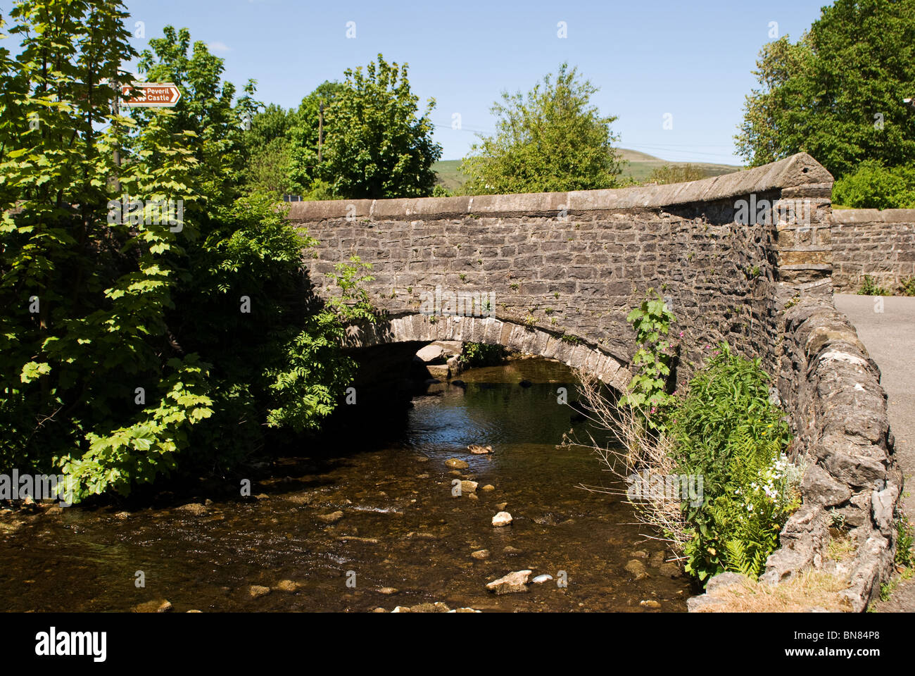 old packhorse bridge Stock Photo - Alamy