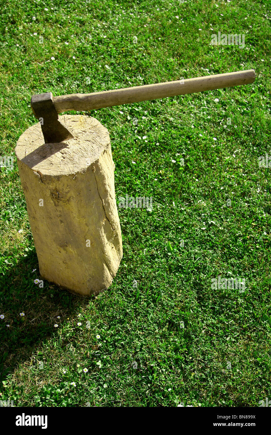 Axe wound hi-res stock photography and images - Alamy