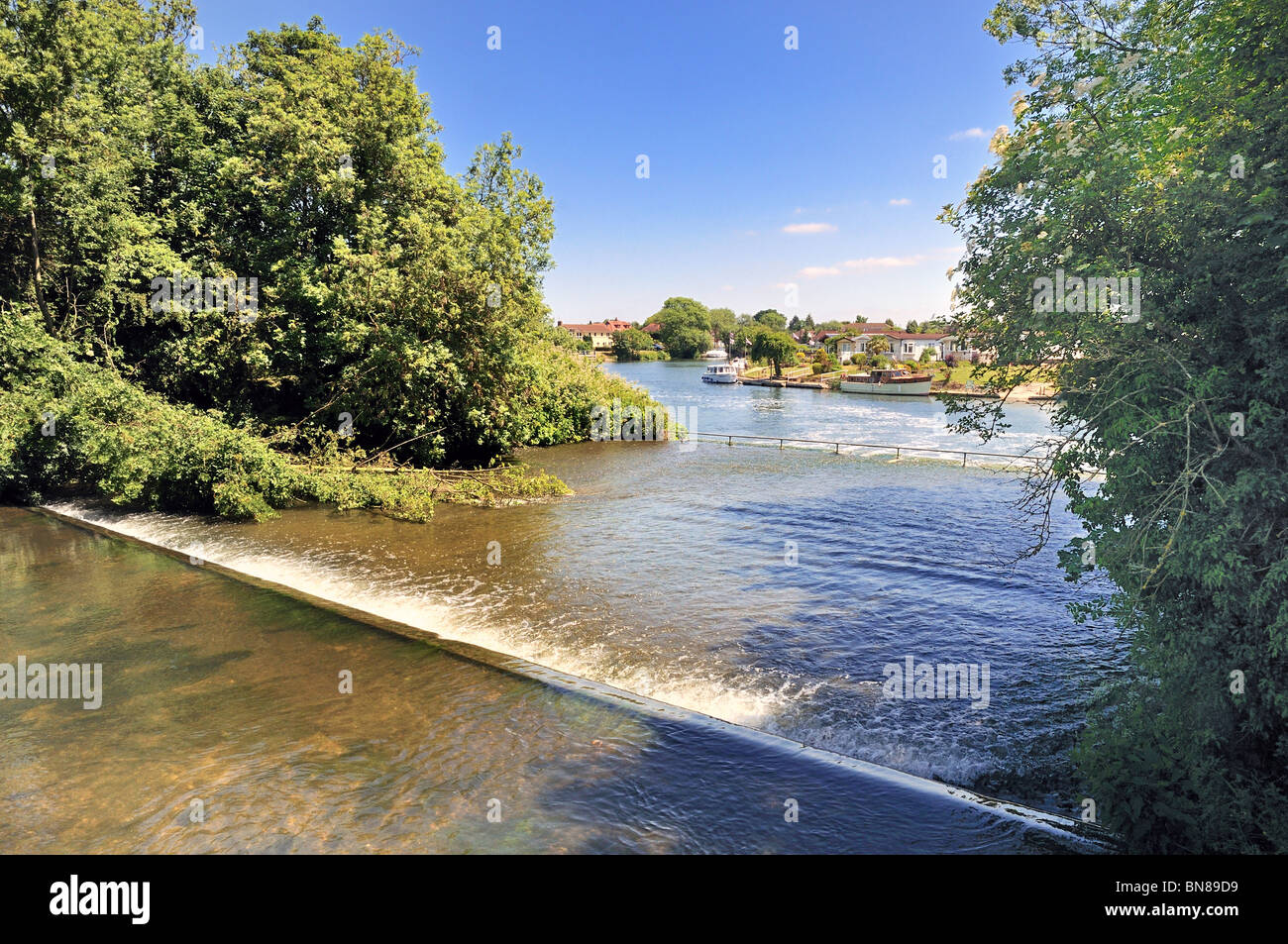 River Thames at Laleham Middlesex Stock Photo - Alamy