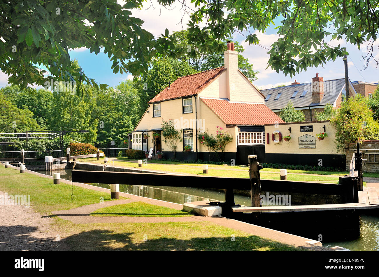 Thames Lock on the River Wey Navigation,Weybridge Stock Photo - Alamy