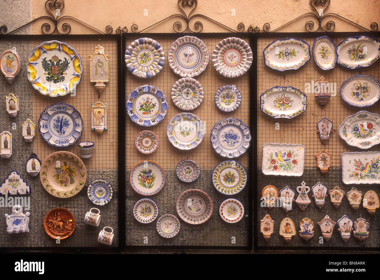 Dish displays hi-res stock photography and images - Alamy