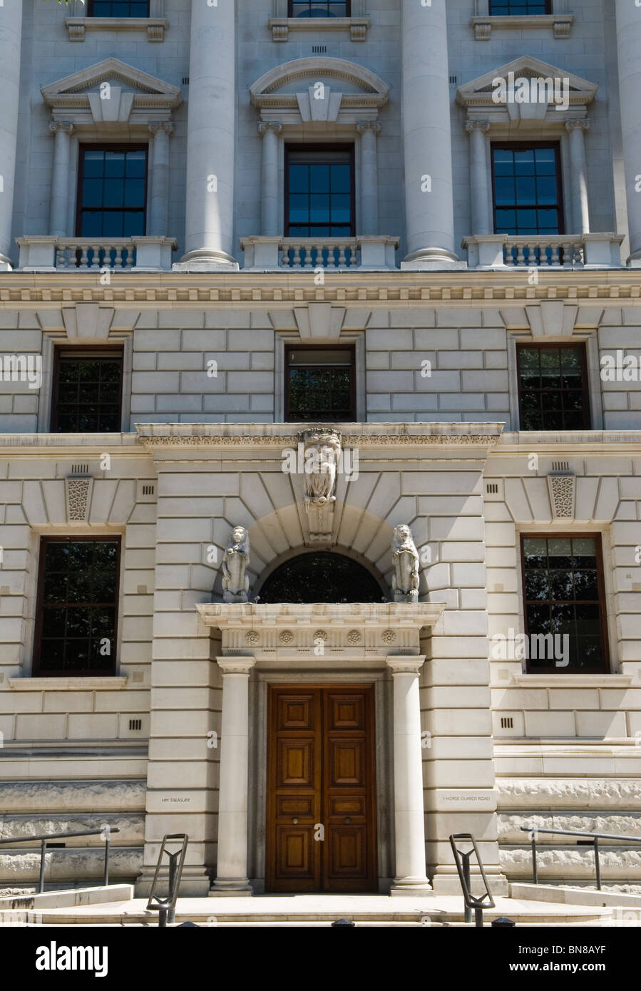 Hm building hi-res stock photography and images - Alamy