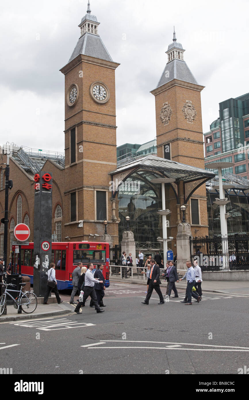 Liverpool street station hi-res stock photography and images - Alamy
