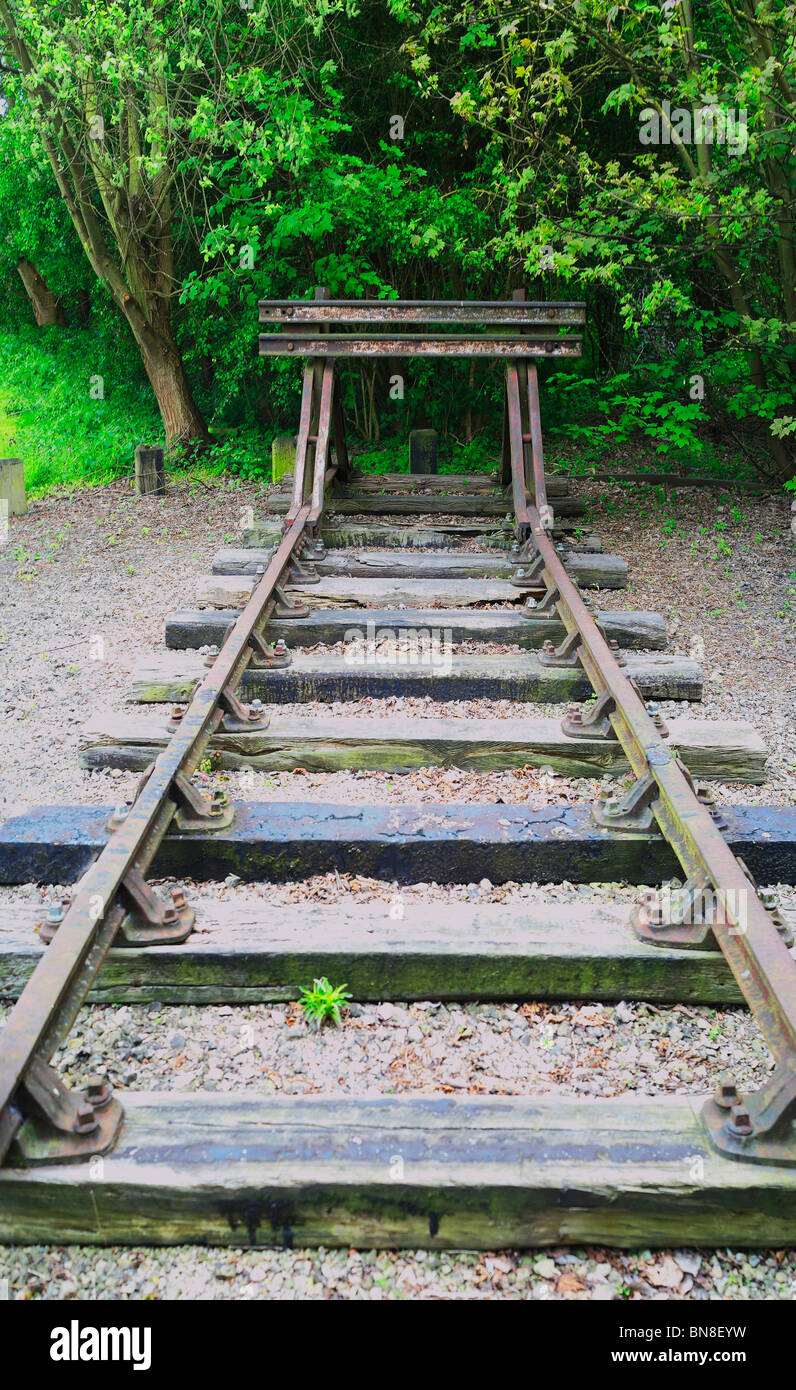 Railway end line buffers hi-res stock photography and images - Alamy