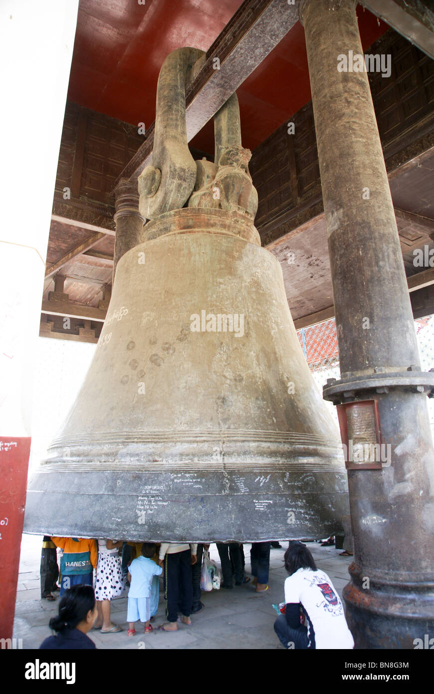 Giant bell hi-res stock photography and images - Alamy