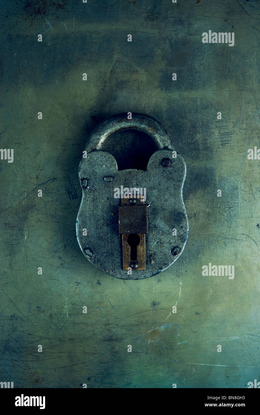 Antique padlocks hi-res stock photography and images - Alamy