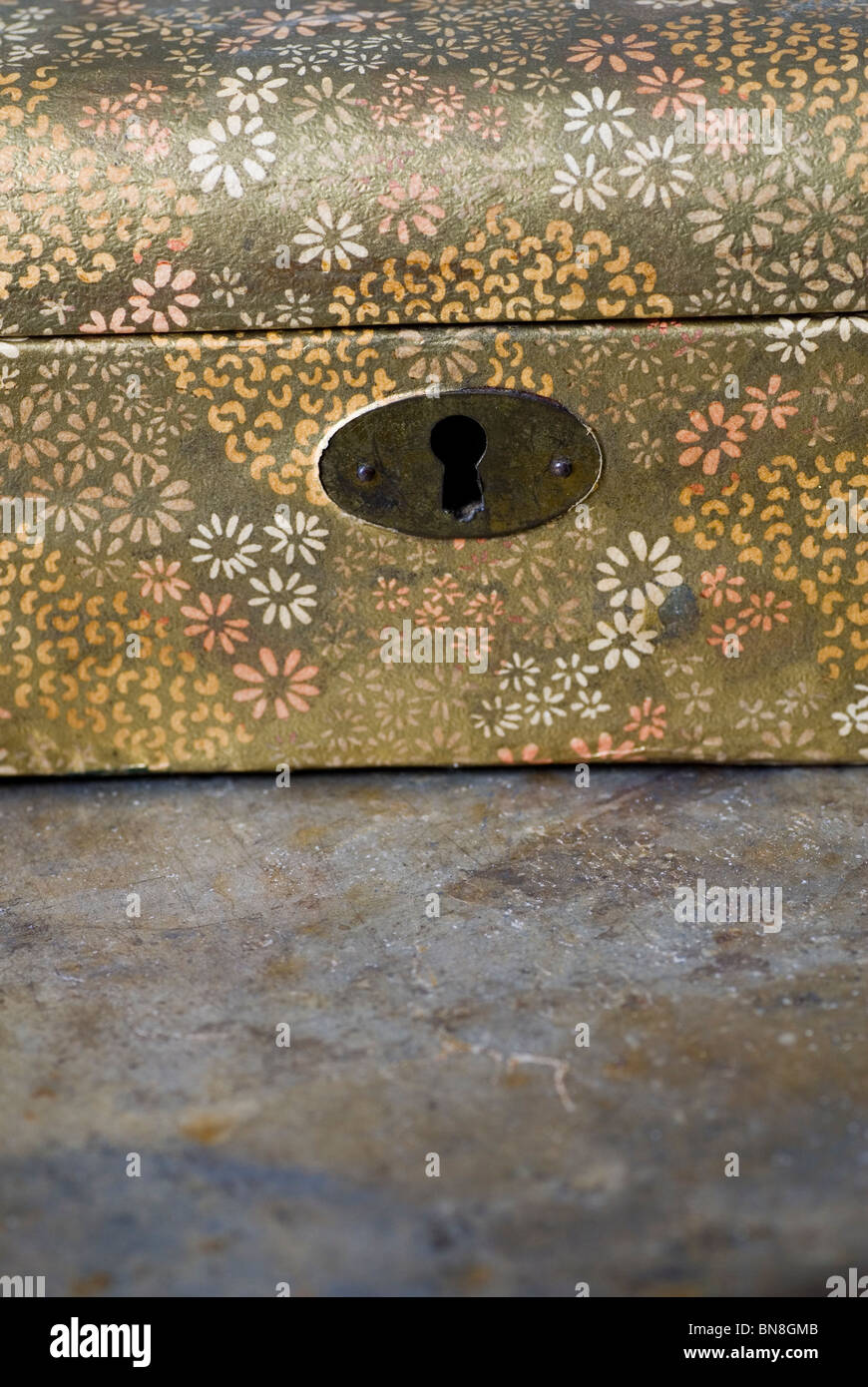 Keyhole of an old jewellery box Stock Photo - Alamy