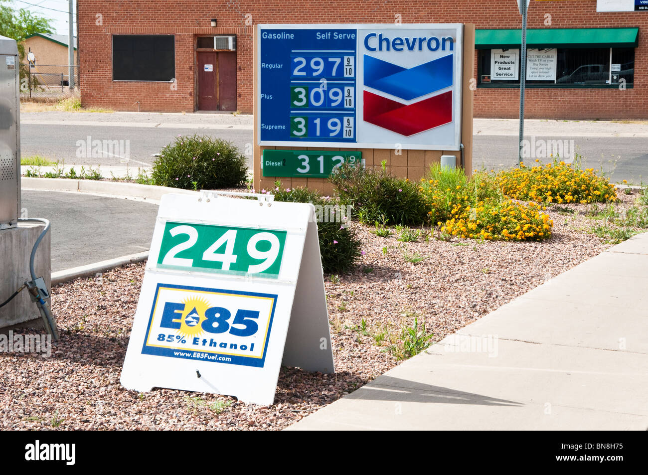 Chevron gas station price sign hi-res stock photography and images - Alamy