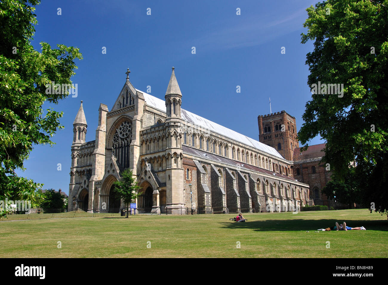 St albans cathedral hi-res stock photography and images - Alamy
