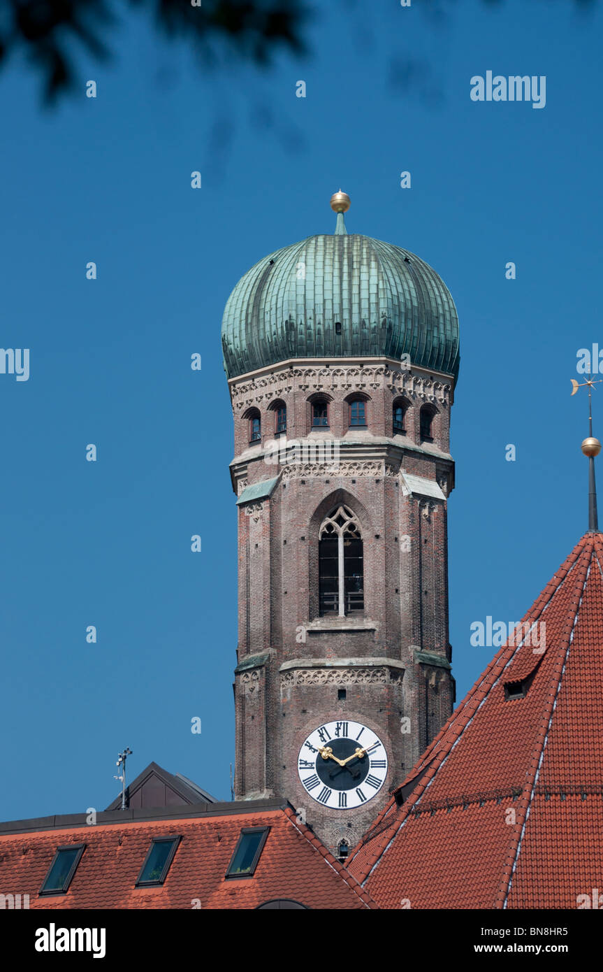 Munich cathedral hi-res stock photography and images - Alamy