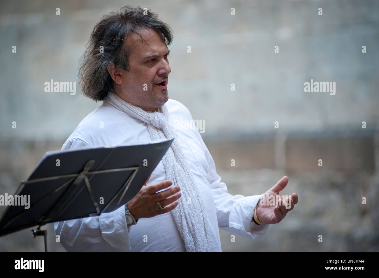 Male opera singer hi-res stock photography and images - Alamy