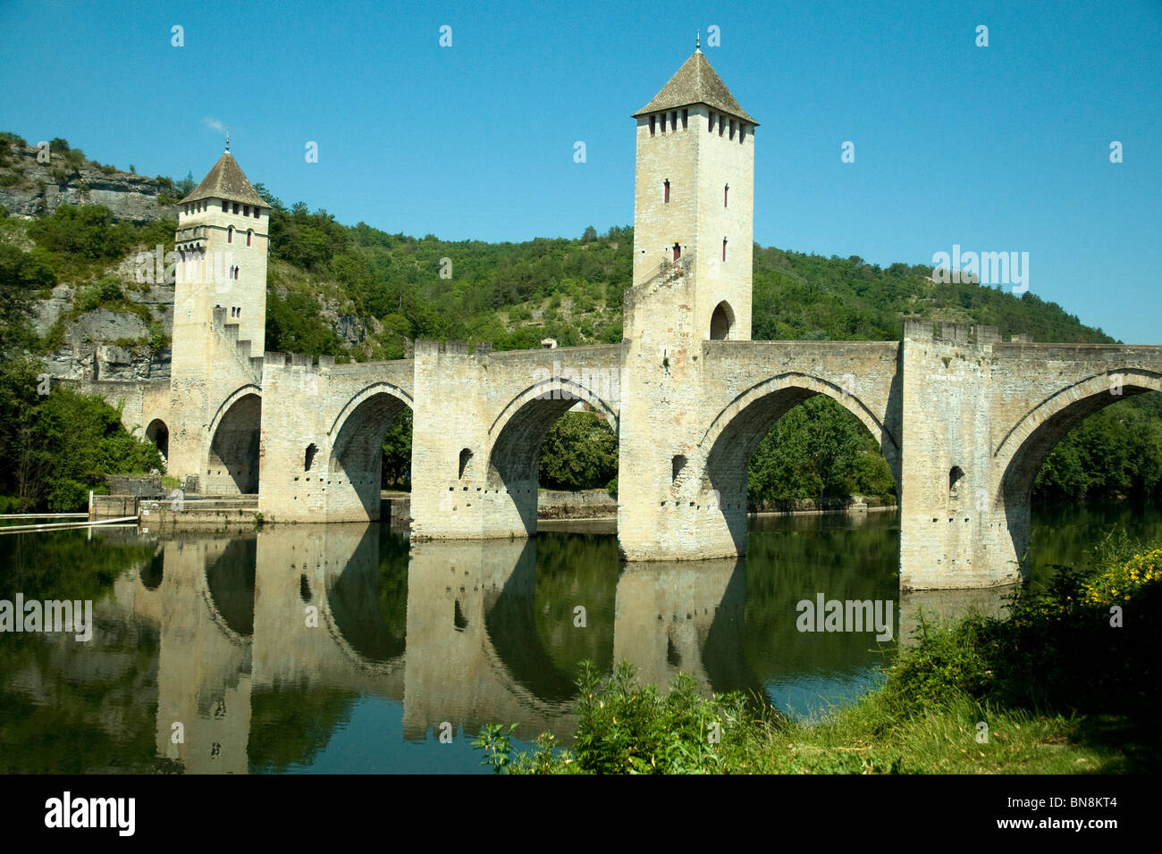Pont Valentré, a 14th-century fortified bridge spanning the river Lot ...