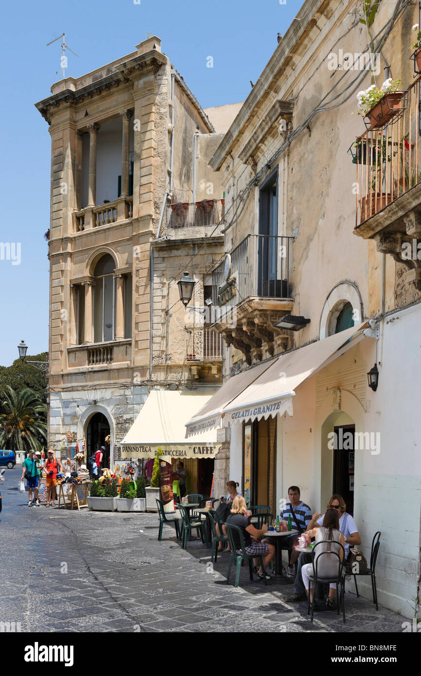Cafe on a typical street in the old town, Ortigia, Syracuse (Siracusa ...