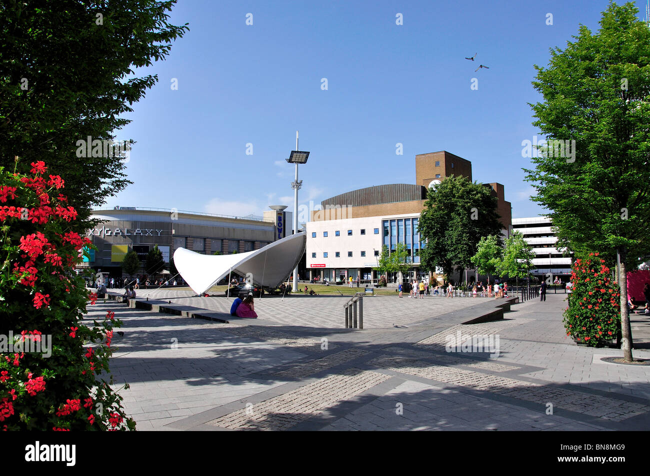 St georges square luton hi-res stock photography and images - Alamy