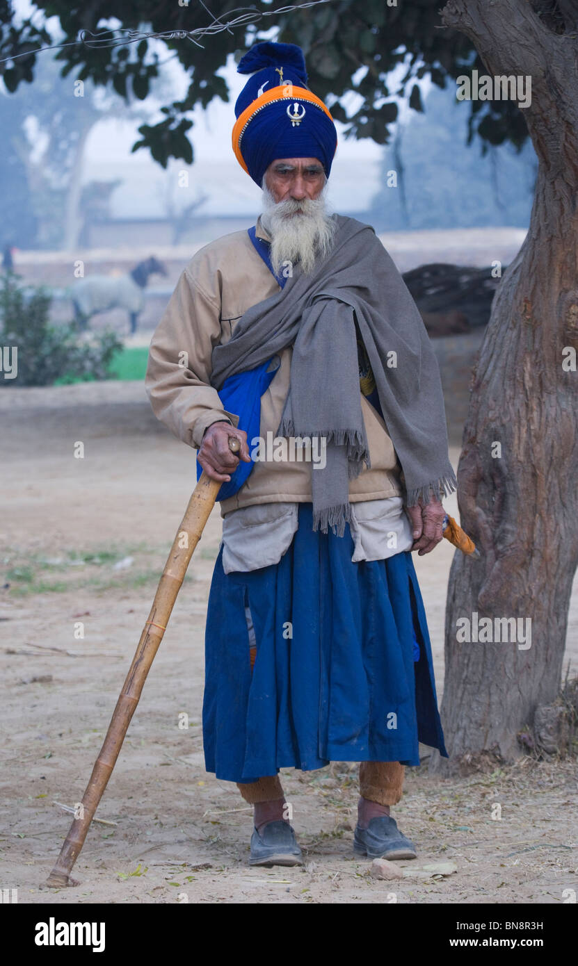 Sikh soldier of the indian army hi-res stock photography and images - Alamy