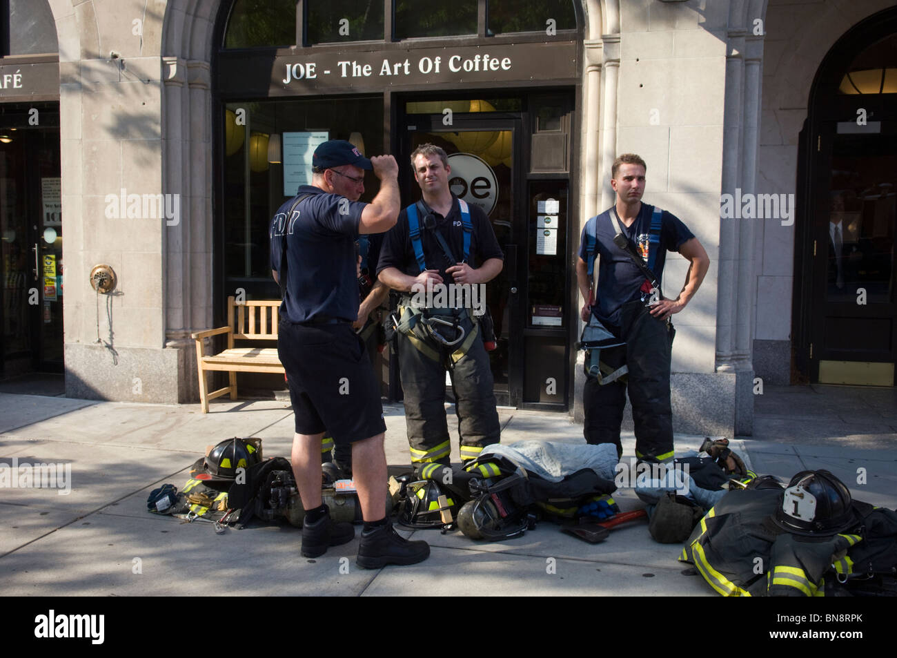 First responders accident scene hi-res stock photography and images - Alamy