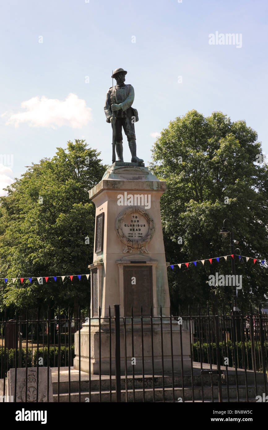 First world war second world war ww1 ww2 memorial hi-res stock ...