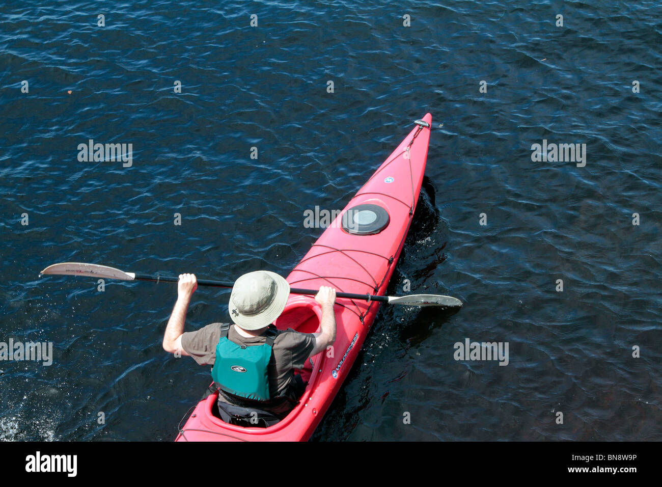 Red kayak hi-res stock photography and images - Alamy