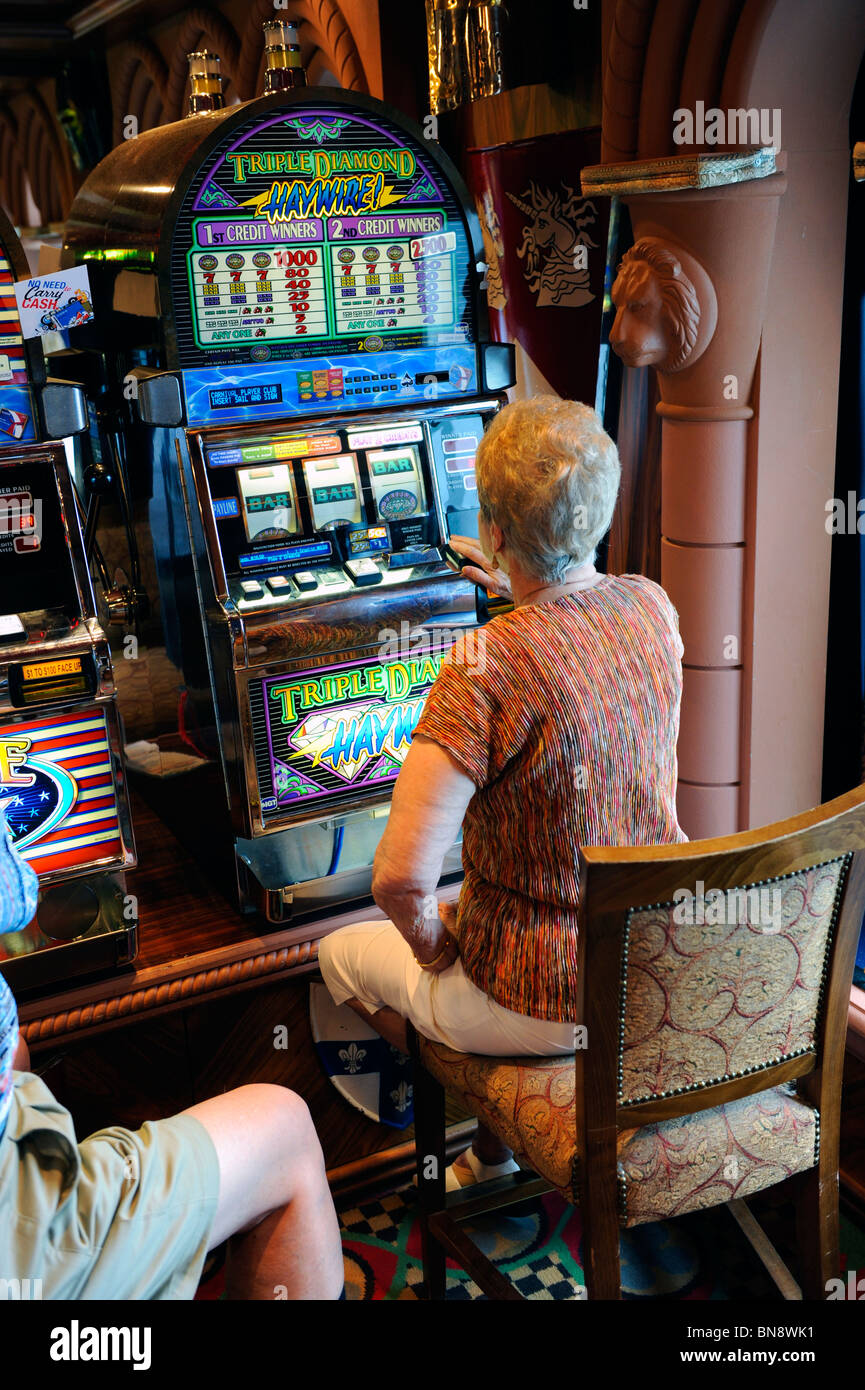Prize machines hi-res stock photography and images - Alamy