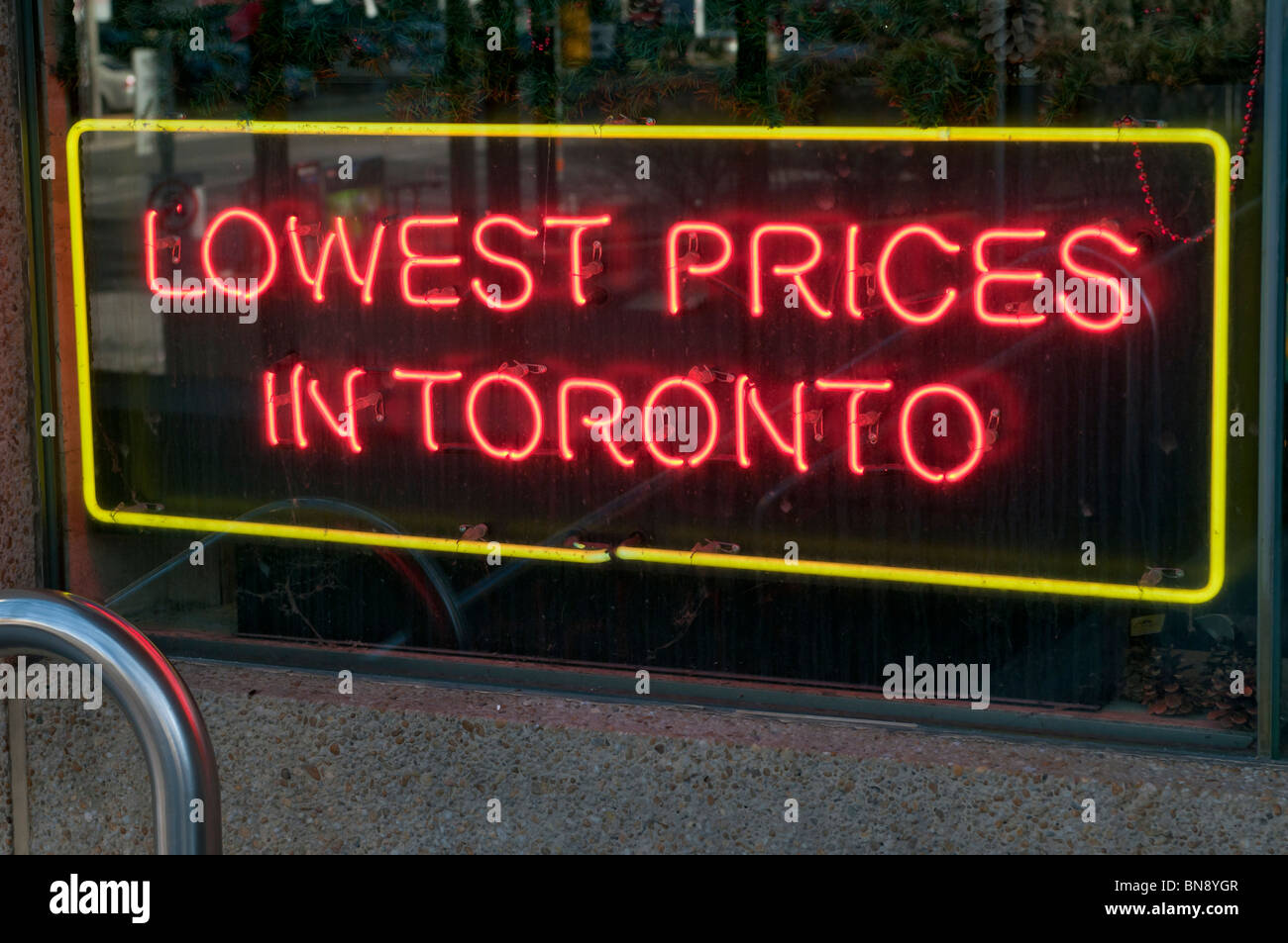 Toronto canada sign hi-res stock photography and images - Alamy