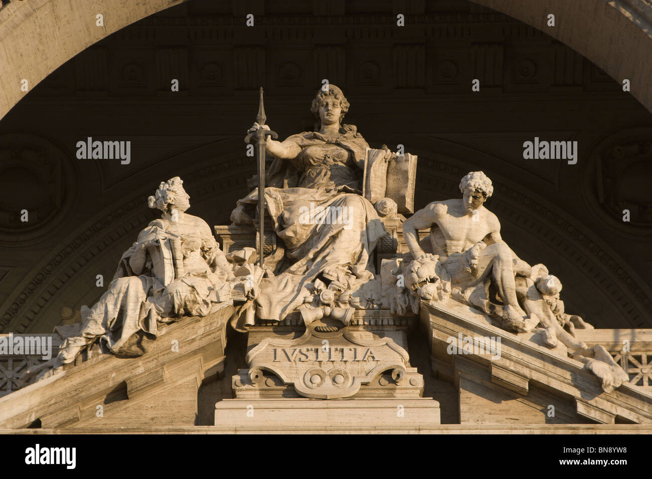 Palace of justice rome statue hi-res stock photography and images - Alamy