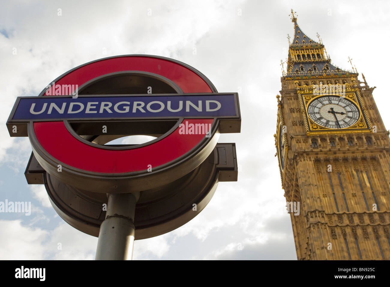 Big ben iconic london underground sign hi-res stock photography and ...