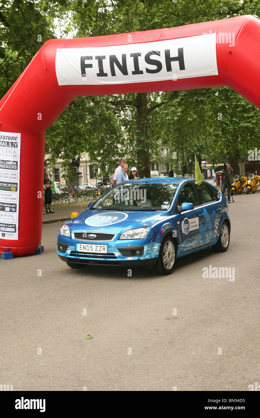 Car rally finish hi-res stock photography and images - Alamy