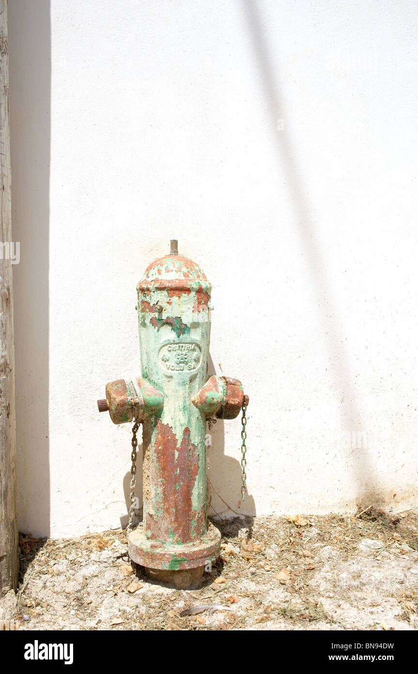 Ancient fire hydrant Stock Photo - Alamy