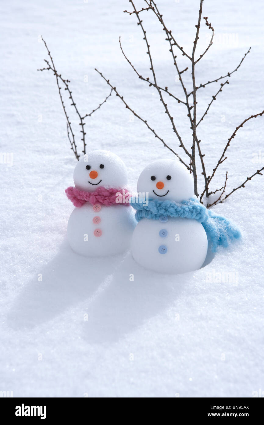 Snowman couples hi-res stock photography and images - Alamy
