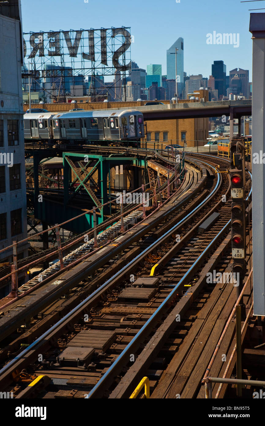 Train above ground on the 7 subway line in Queens, New York Stock Photo ...