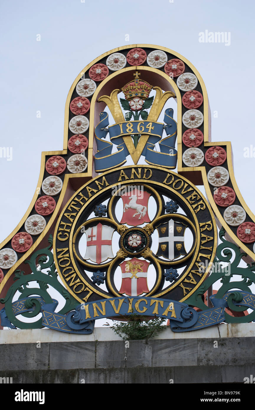 Crest of london chatham dover railway hi-res stock photography and ...