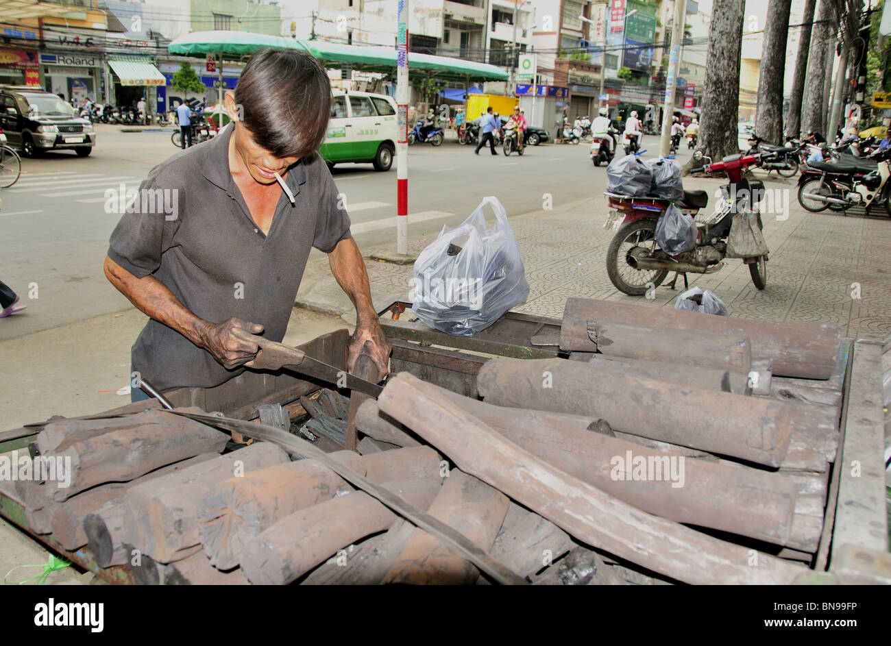 Charcoal selling hi-res stock photography and images - Alamy