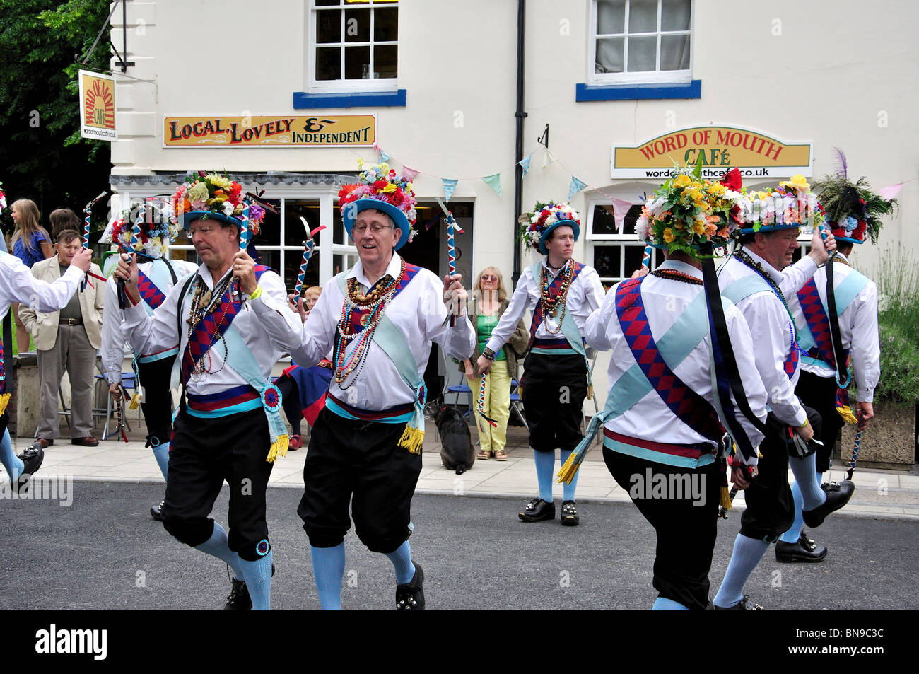 Morris dancers england hi-res stock photography and images - Alamy