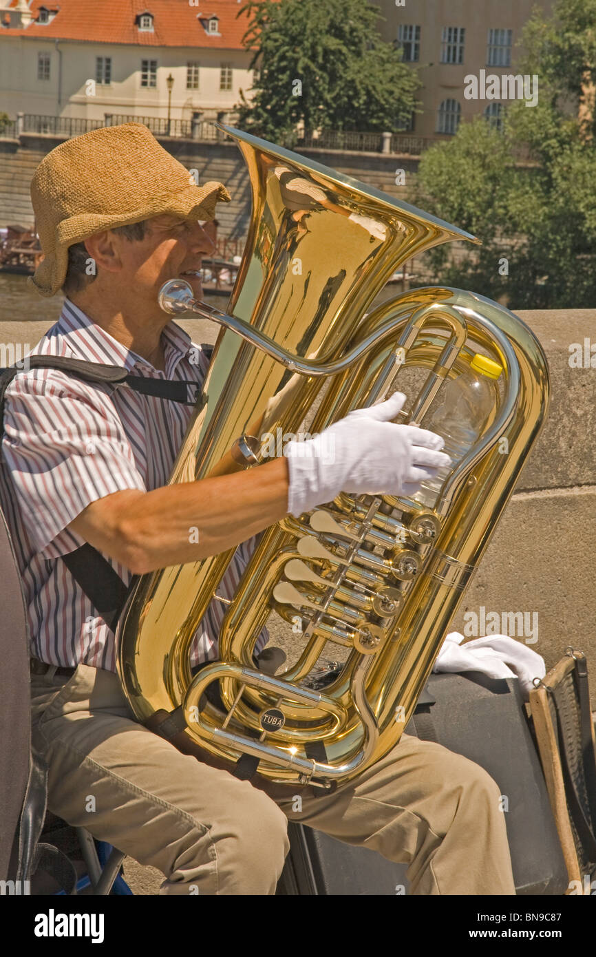 Brass instruments tuba hi-res stock photography and images - Alamy