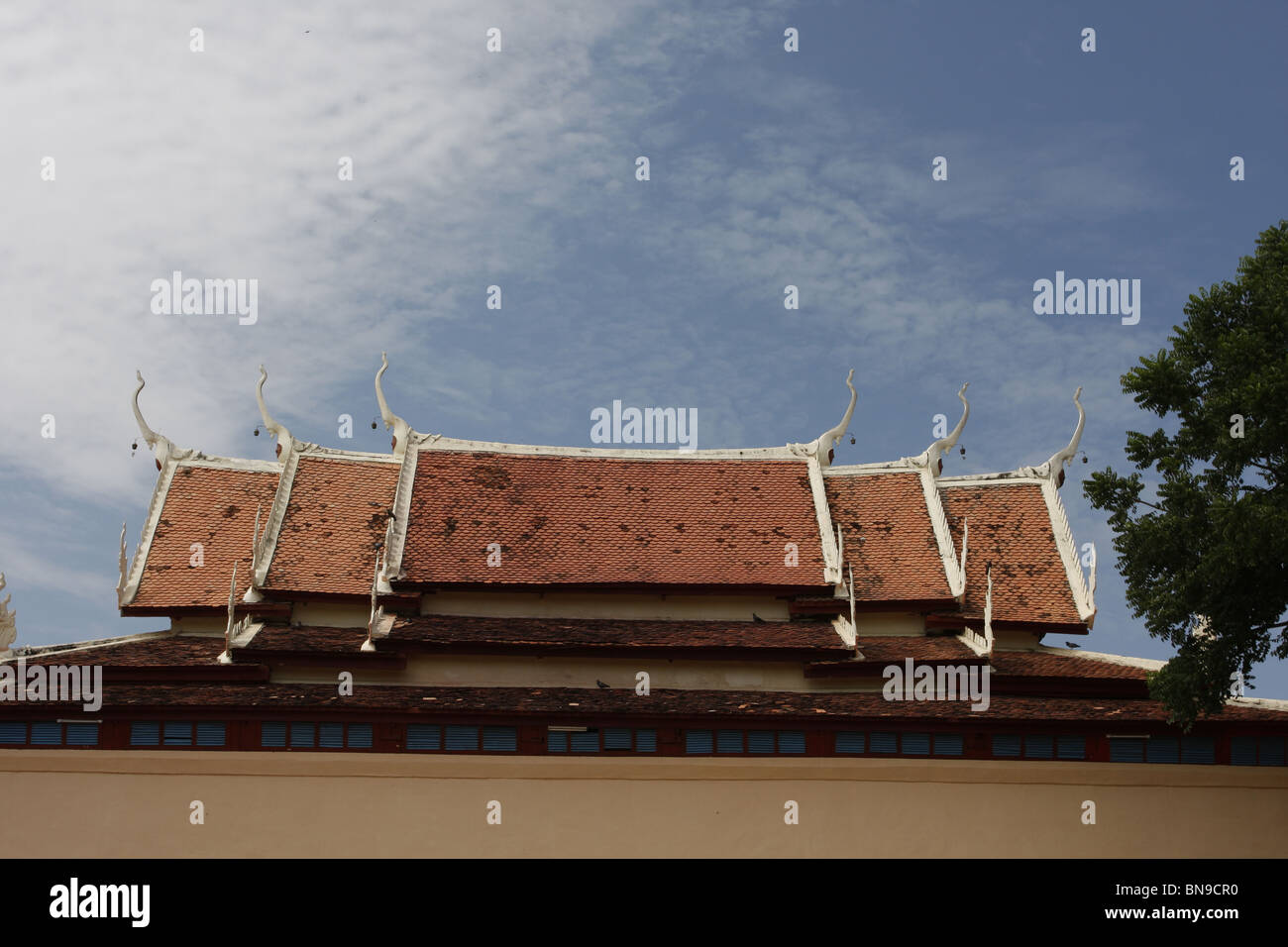 Khmer roof hi-res stock photography and images - Alamy