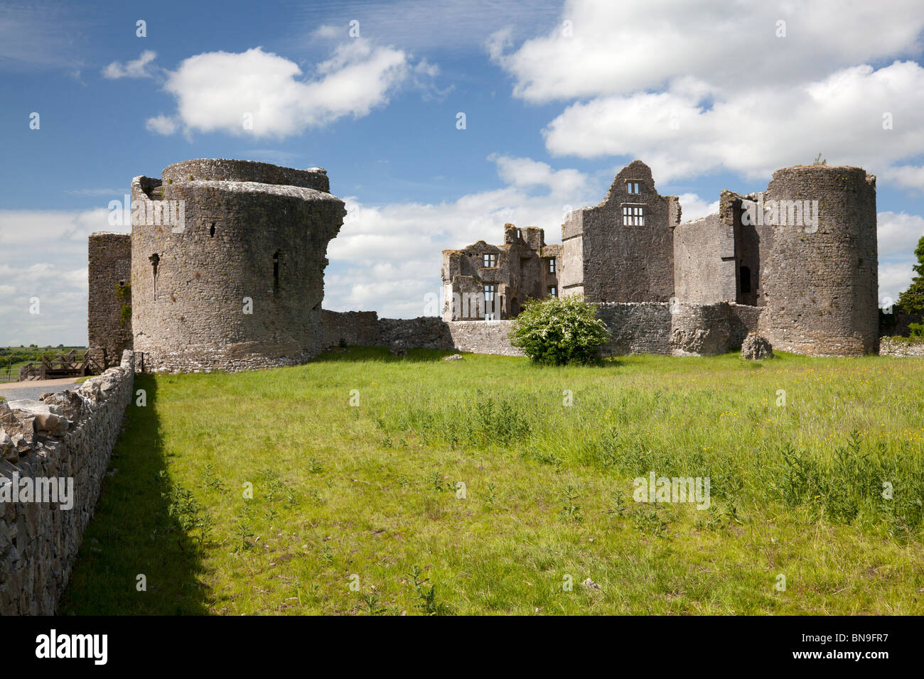 Roscommon castle ireland hi-res stock photography and images - Alamy
