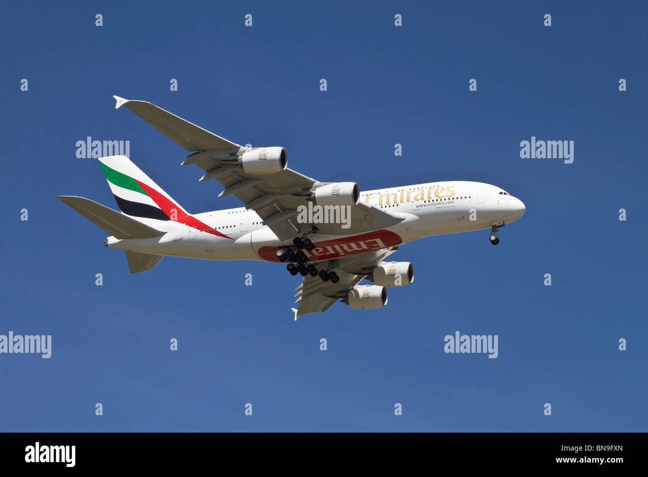 Emirates cabin crew on hi-res stock photography and images - Alamy