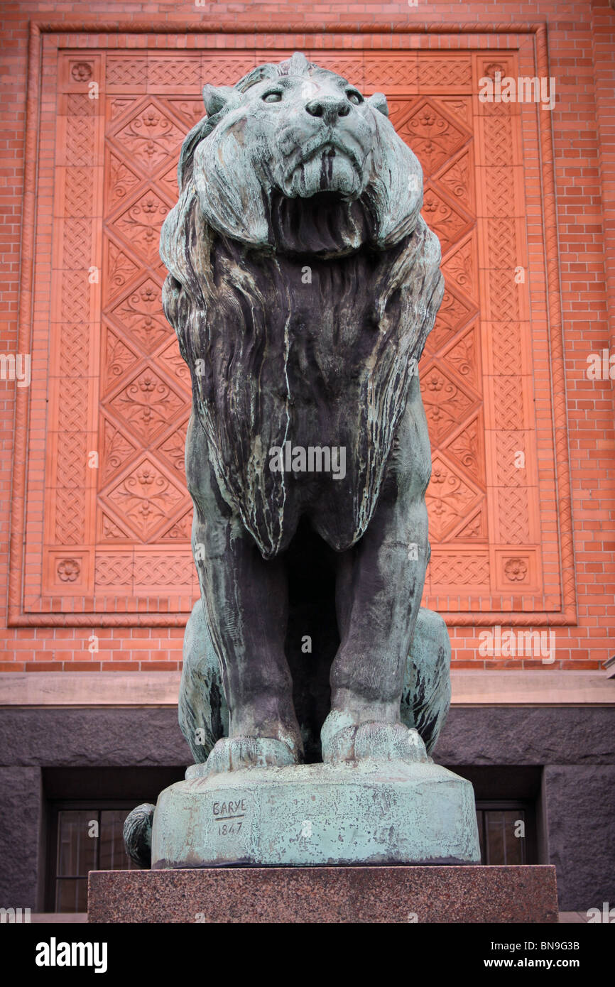 Sculpture of a lion outside the Ny Carlsberg Glyptotek, Copenhagen ... Sculpture of a lion outside the Ny Carlsberg Glyptotek, Copenhagen ...