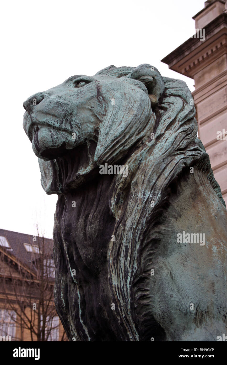 Sculpture of a lion outside the Ny Carlsberg Glyptotek, Copenhagen ... Sculpture of a lion outside the Ny Carlsberg Glyptotek, Copenhagen ...